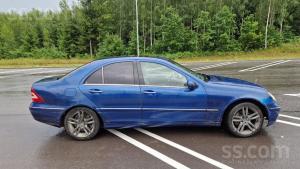Zils Mercedes-Benz c-240 2004 Valmiera, ar dzinēja tilpumu 2.60 L un nobraukumu 0 tūkst. km par 900 €, foto 6 vietnē AUTOMOTO.COM.LV