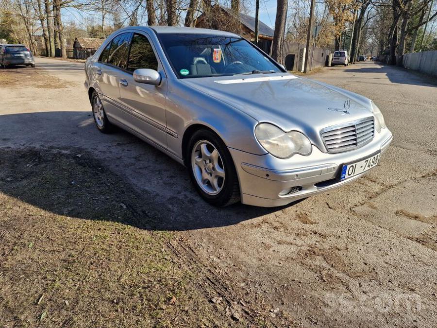 Pelēks Mercedes-Benz c-240 2001 Rīga, ar dzinēja tilpumu 2.60 L un nobraukumu 249 tūkst. km par 2350 €, foto 5 vietnē AUTOMOTO.COM.LV