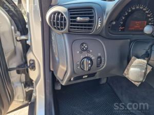 Pelēks Mercedes-Benz c-240 2001 Rīga, ar dzinēja tilpumu 2.60 L un nobraukumu 249 tūkst. km par 2350 €, foto 9 vietnē AUTOMOTO.COM.LV