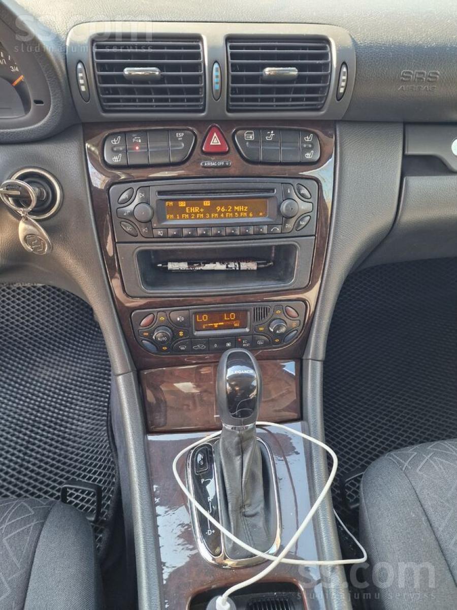 Pelēks Mercedes-Benz c-240 2001 Rīga, ar dzinēja tilpumu 2.60 L un nobraukumu 249 tūkst. km par 2350 €, foto 11 vietnē AUTOMOTO.COM.LV