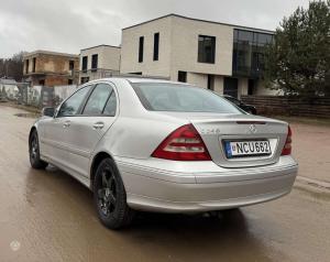 Pelēks Mercedes-Benz c-240 2004 Viļņa, ar dzinēja tilpumu 2.60 L un nobraukumu 176 tūkst. km par 850 €, foto 3 vietnē AUTOMOTO.COM.LV