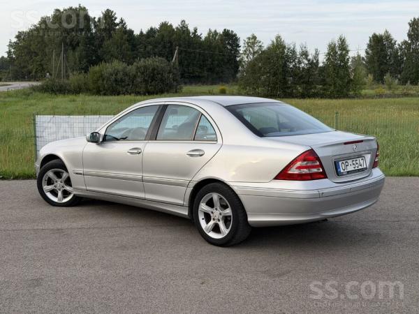 Grey Mercedes-Benz c-240 2005 in Ogre, with an engine capacity of 2.60 L and mileage of 145 thousand km for 3150 €, photo 7 on AUTOMOTO.COM.LV