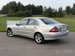 Серый Мерседес Ц 240 2005 в Огре, объемом двигателя 2.60 л и пробегом 145 тыс. км за 3150 €, фото 8 на AUTOMOTO.COM.LV