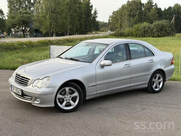 Grey Mercedes-Benz c-240 2005 in Ogre, with an engine capacity of 2.60 L and mileage of 145 thousand km for 3150 €, photo 9 on AUTOMOTO.COM.LV