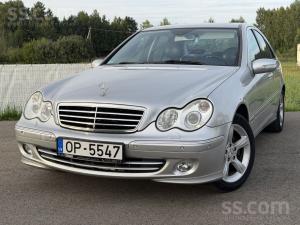 Серый Мерседес Ц 240 2005 в Огре, объемом двигателя 2.60 л и пробегом 145 тыс. км за 3150 €, фото 11 на AUTOMOTO.COM.LV