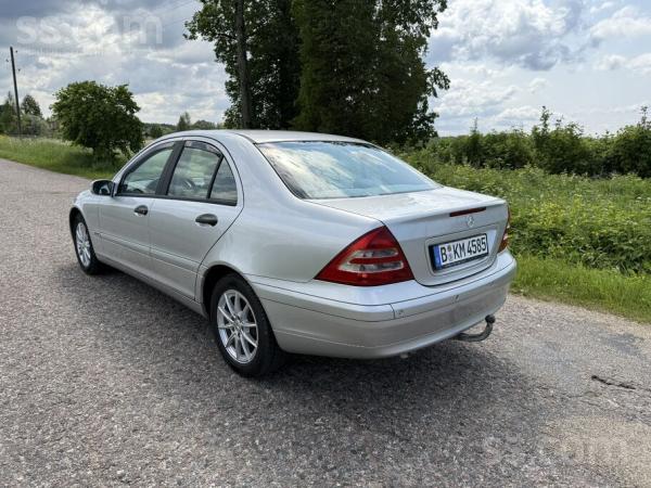Mercedes-Benz c-240 2000 in Ogre, with an engine capacity of 2.60 L and mileage of 161 thousand km for 750 €, photo 2 on AUTOMOTO.COM.LV