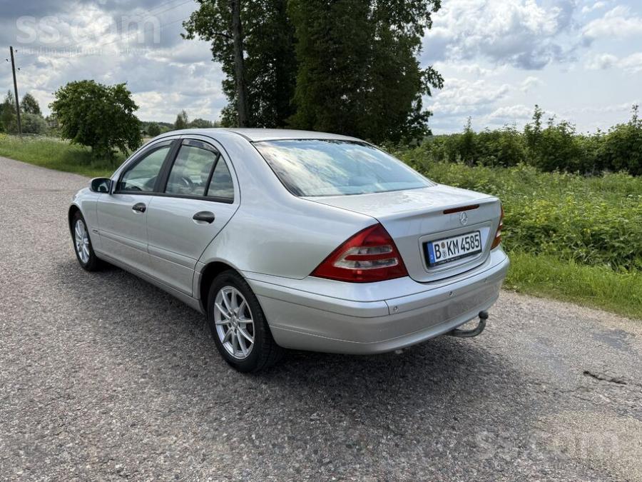 Mercedes-Benz c-240 2000 in Ogre, with an engine capacity of 2.60 L and mileage of 161 thousand km for 750 €, photo 2 on AUTOMOTO.COM.LV