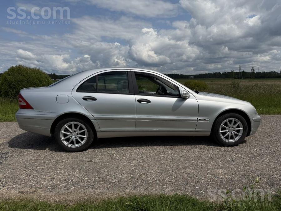 Mercedes-Benz c-240 2000 in Ogre, with an engine capacity of 2.60 L and mileage of 161 thousand km for 750 €, photo 5 on AUTOMOTO.COM.LV