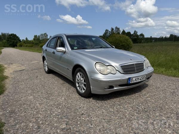 Mercedes-Benz c-240 2000 in Ogre, with an engine capacity of 2.60 L and mileage of 161 thousand km for 750 €, photo 6 on AUTOMOTO.COM.LV