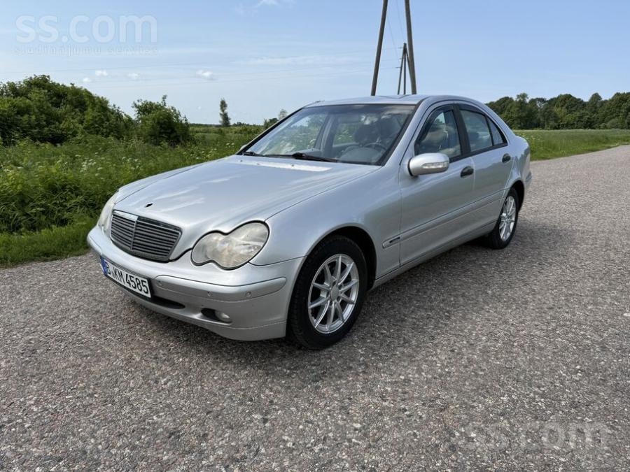 Mercedes-Benz c-240 2000 in Ogre, with an engine capacity of 2.60 L and mileage of 161 thousand km for 750 €, photo 8 on AUTOMOTO.COM.LV