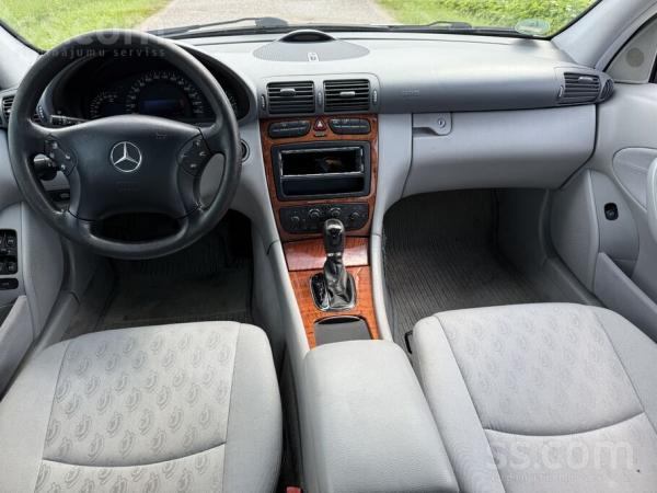 Mercedes-Benz c-240 2000 in Ogre, with an engine capacity of 2.60 L and mileage of 161 thousand km for 750 €, photo 9 on AUTOMOTO.COM.LV