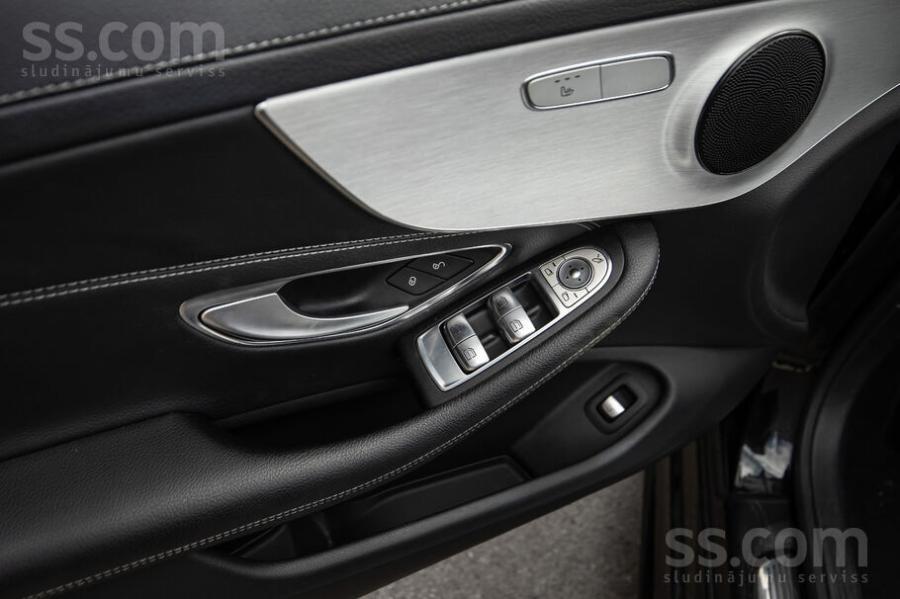 Black Mercedes-Benz C 250 2016 in Tukums, with an engine capacity of 2.20 L and mileage of 266 thousand km for 18990 €, photo 18 on AUTOMOTO.COM.LV
