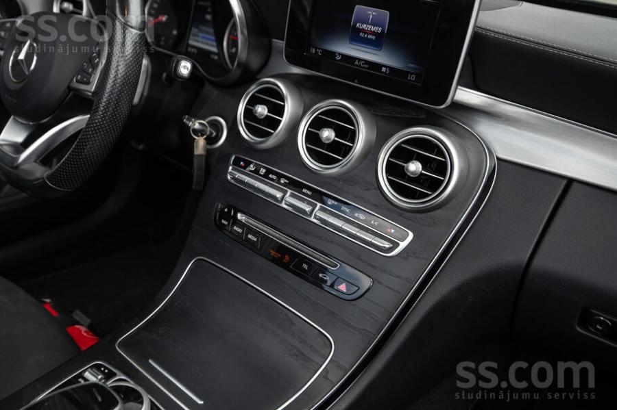 Black Mercedes-Benz C 250 2016 in Tukums, with an engine capacity of 2.20 L and mileage of 266 thousand km for 18990 €, photo 21 on AUTOMOTO.COM.LV
