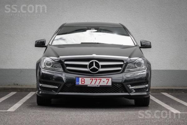 Black Mercedes-Benz C 250 2011 in Riga, with an engine capacity of 2.20 L and mileage of 233 thousand km for 9350 €, photo 3 on AUTOMOTO.COM.LV