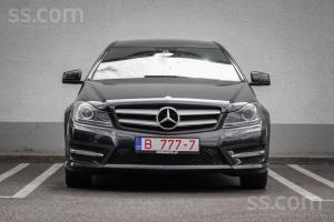 Black Mercedes-Benz C 250 2011 in Riga, with an engine capacity of 2.20 L and mileage of 233 thousand km for 9350 €, photo 3 on AUTOMOTO.COM.LV
