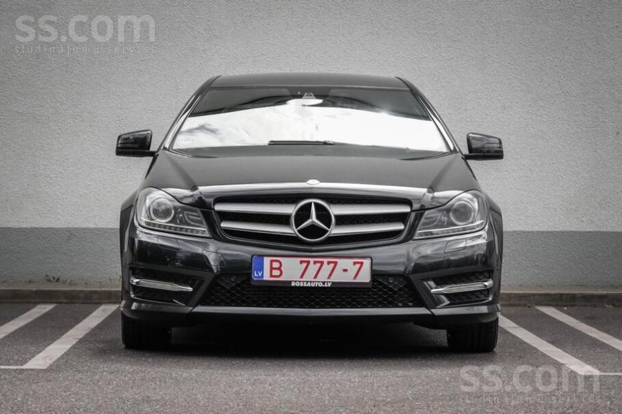 Black Mercedes-Benz C 250 2011 in Riga, with an engine capacity of 2.20 L and mileage of 233 thousand km for 9350 €, photo 3 on AUTOMOTO.COM.LV