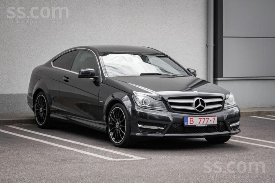 Black Mercedes-Benz C 250 2011 in Riga, with an engine capacity of 2.20 L and mileage of 233 thousand km for 9350 €, photo 4 on AUTOMOTO.COM.LV