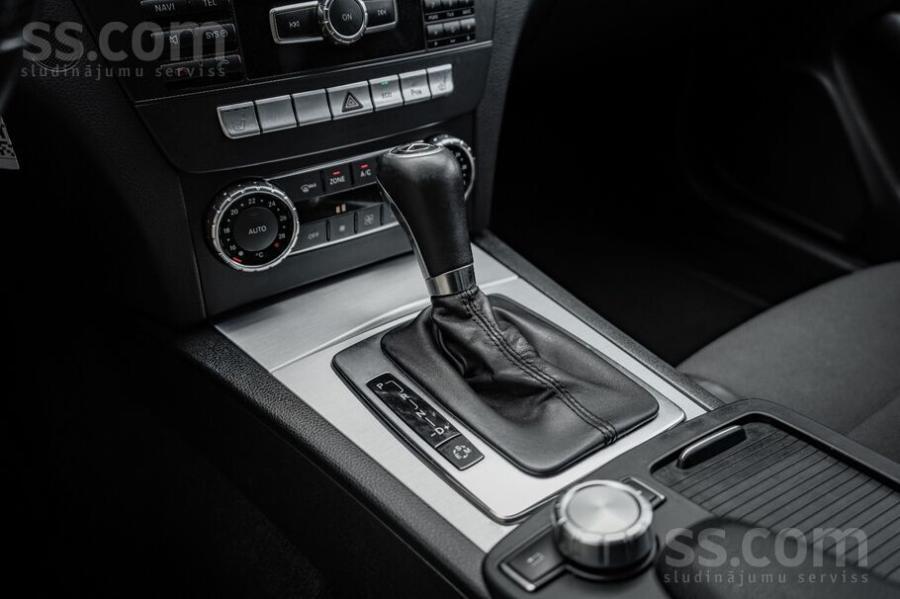 Black Mercedes-Benz C 250 2011 in Riga, with an engine capacity of 2.20 L and mileage of 233 thousand km for 9350 €, photo 18 on AUTOMOTO.COM.LV