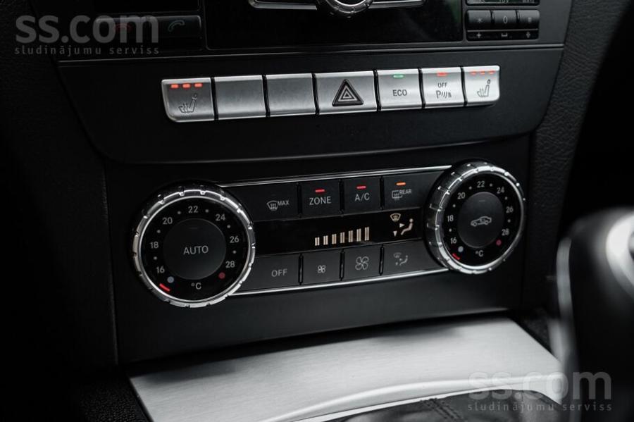 Black Mercedes-Benz C 250 2011 in Riga, with an engine capacity of 2.20 L and mileage of 233 thousand km for 9350 €, photo 20 on AUTOMOTO.COM.LV