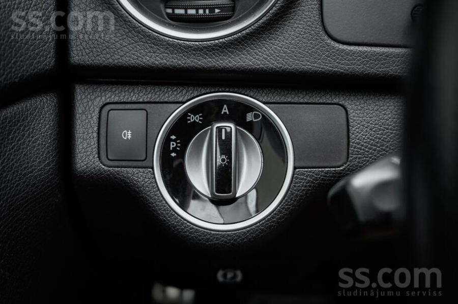 Black Mercedes-Benz C 250 2011 in Riga, with an engine capacity of 2.20 L and mileage of 233 thousand km for 9350 €, photo 26 on AUTOMOTO.COM.LV