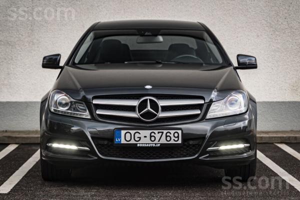 Mercedes-Benz C 250 2011 Rīga vietnē Melns Mercedes-Benz C 250 2011 Rīga, ar dzinēja tilpumu 2.20 L un nobraukumu 238 tūkst. km par 9950 €, foto 3 vietnē AUTOMOTO.COM.LV