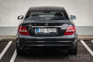 Black Mercedes-Benz C 250 2011 in Riga, with an engine capacity of 2.20 L and mileage of 238 thousand km for 9950 €, photo 6 on AUTOMOTO.COM.LV