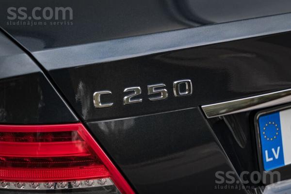 Mercedes-Benz C 250 2011 Rīga vietnē Melns Mercedes-Benz C 250 2011 Rīga, ar dzinēja tilpumu 2.20 L un nobraukumu 238 tūkst. km par 9950 €, foto 9 vietnē AUTOMOTO.COM.LV