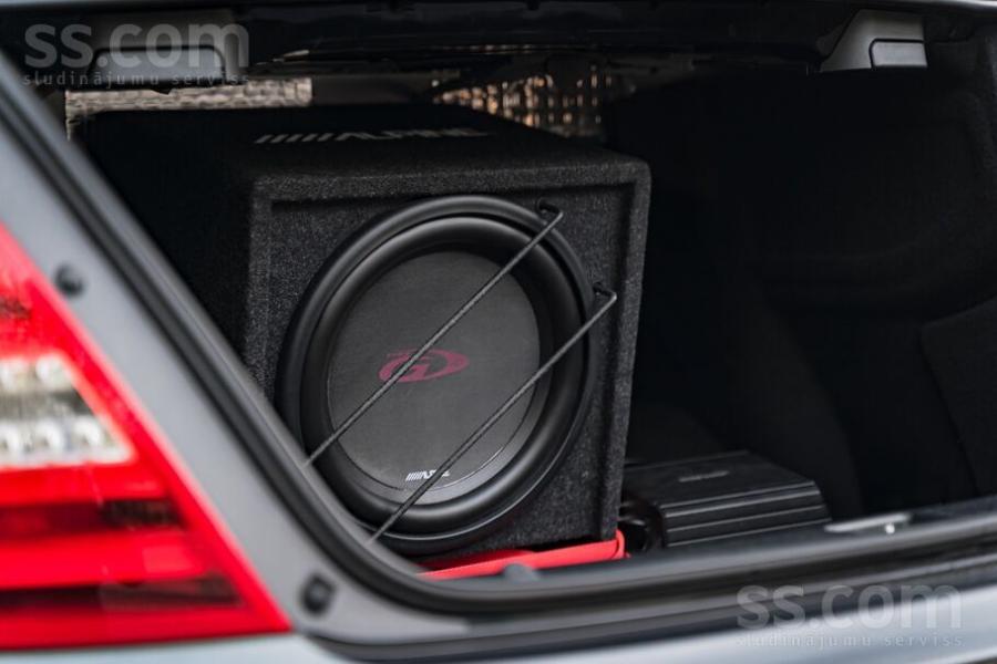 Black Mercedes-Benz C 250 2011 in Riga, with an engine capacity of 2.20 L and mileage of 238 thousand km for 9950 €, photo 11 on AUTOMOTO.COM.LV