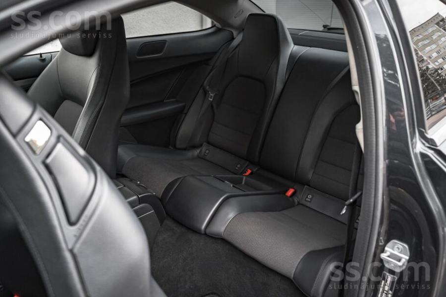 Black Mercedes-Benz C 250 2011 in Riga, with an engine capacity of 2.20 L and mileage of 238 thousand km for 9950 €, photo 15 on AUTOMOTO.COM.LV