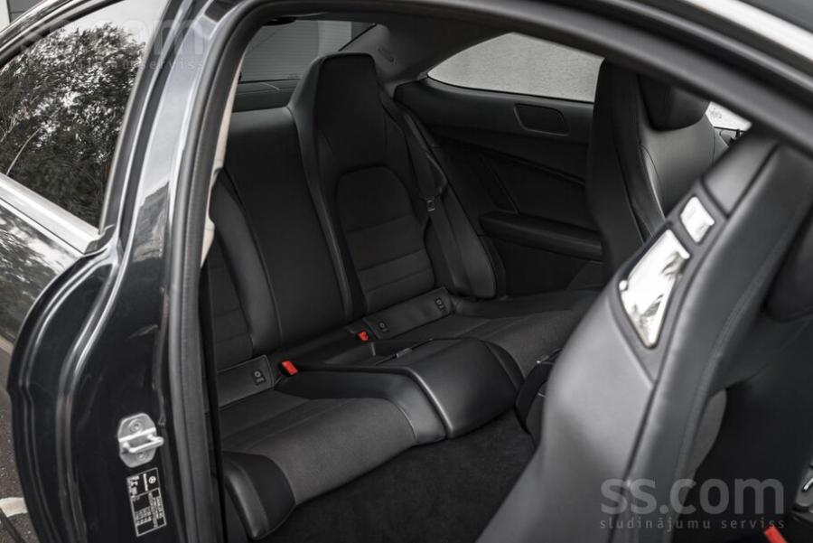 Black Mercedes-Benz C 250 2011 in Riga, with an engine capacity of 2.20 L and mileage of 238 thousand km for 9950 €, photo 16 on AUTOMOTO.COM.LV