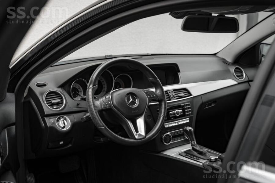 Black Mercedes-Benz C 250 2011 in Riga, with an engine capacity of 2.20 L and mileage of 238 thousand km for 9950 €, photo 18 on AUTOMOTO.COM.LV