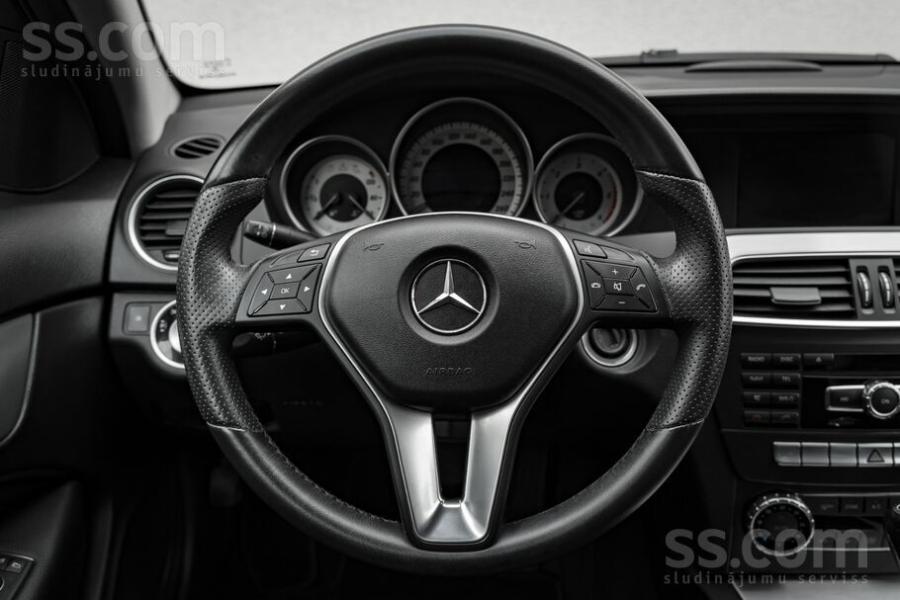Black Mercedes-Benz C 250 2011 in Riga, with an engine capacity of 2.20 L and mileage of 238 thousand km for 9950 €, photo 21 on AUTOMOTO.COM.LV