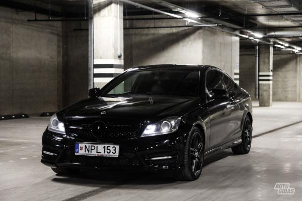 Melns Mercedes-Benz C 250 2012 Panevēža, ar dzinēja tilpumu 2.10 L un nobraukumu 265 tūkst. km par 8700 €, foto 1 vietnē AUTOMOTO.COM.LV