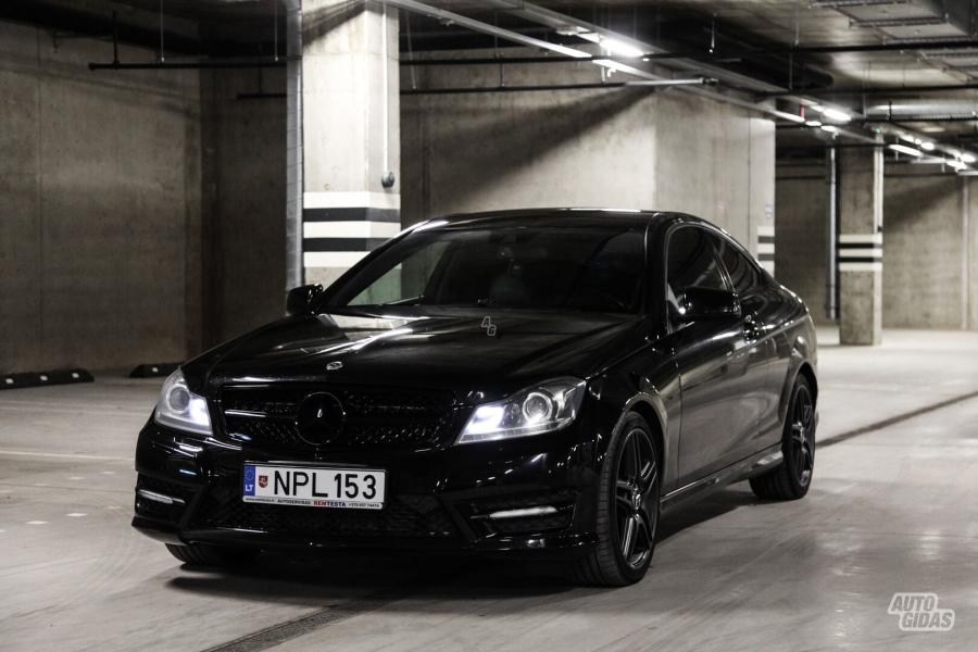 Melns Mercedes-Benz C 250 2012 Panevēža, ar dzinēja tilpumu 2.10 L un nobraukumu 265 tūkst. km par 8700 €, foto 1 vietnē AUTOMOTO.COM.LV