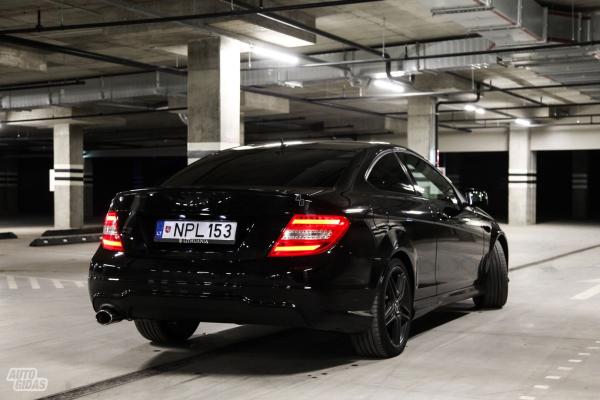 Melns Mercedes-Benz C 250 2012 Panevēža, ar dzinēja tilpumu 2.10 L un nobraukumu 265 tūkst. km par 8700 €, foto 6 vietnē AUTOMOTO.COM.LV