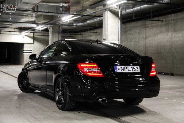 Melns Mercedes-Benz C 250 2012 Panevēža, ar dzinēja tilpumu 2.10 L un nobraukumu 265 tūkst. km par 8700 €, foto 7 vietnē AUTOMOTO.COM.LV