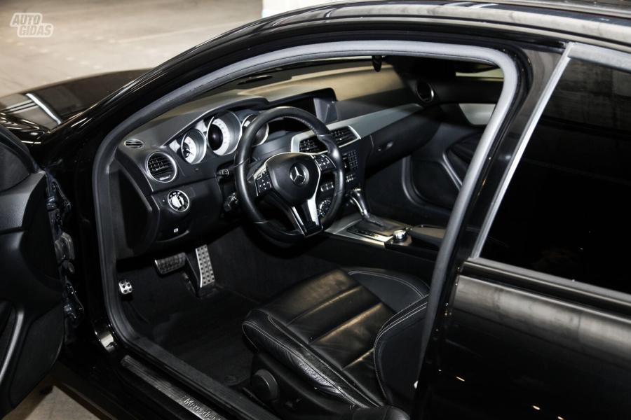 Melns Mercedes-Benz C 250 2012 Panevēža, ar dzinēja tilpumu 2.10 L un nobraukumu 265 tūkst. km par 8700 €, foto 10 vietnē AUTOMOTO.COM.LV
