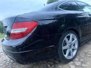 Black Mercedes-Benz C 250 2014 in Vilnius, with an engine capacity of 2.10 L and mileage of 353 thousand km for 6150 €, photo 11 on AUTOMOTO.COM.LV