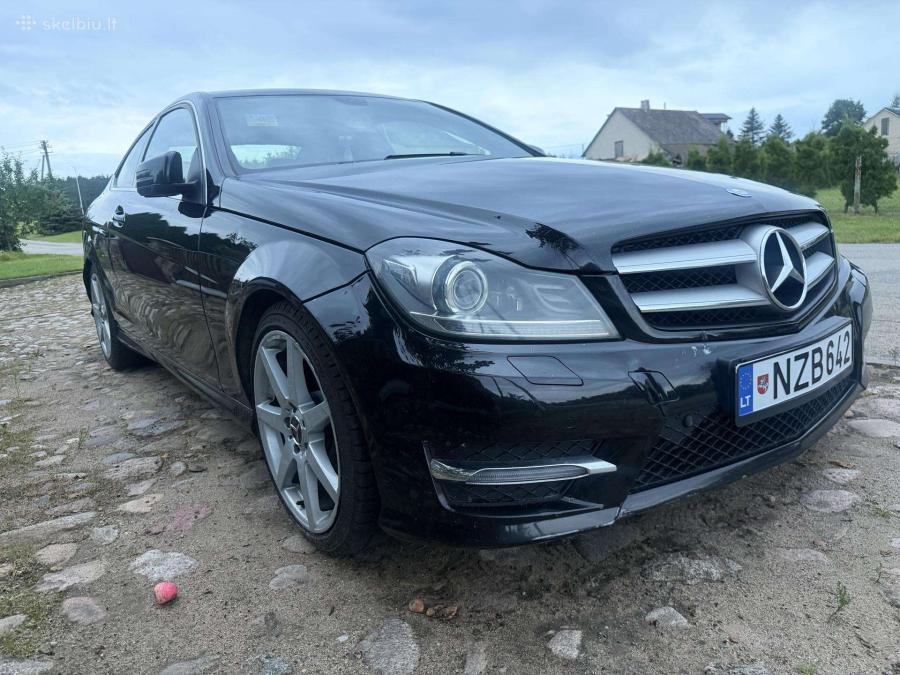 Black Mercedes-Benz C 250 2014 in Vilnius, with an engine capacity of 2.10 L and mileage of 353 thousand km for 6150 €, photo 12 on AUTOMOTO.COM.LV