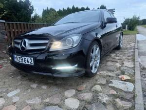 Black Mercedes-Benz C 250 2014 in Vilnius, with an engine capacity of 2.10 L and mileage of 353 thousand km for 6150 €, photo 13 on AUTOMOTO.COM.LV