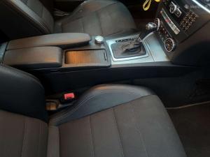Black Mercedes-Benz C 250 2014 in Vilnius, with an engine capacity of 2.10 L and mileage of 353 thousand km for 6150 €, photo 16 on AUTOMOTO.COM.LV