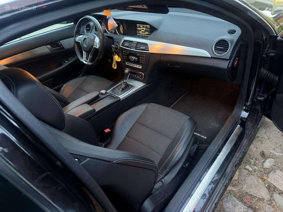 Black Mercedes-Benz C 250 2014 in Vilnius, with an engine capacity of 2.10 L and mileage of 353 thousand km for 6150 €, photo 19 on AUTOMOTO.COM.LV