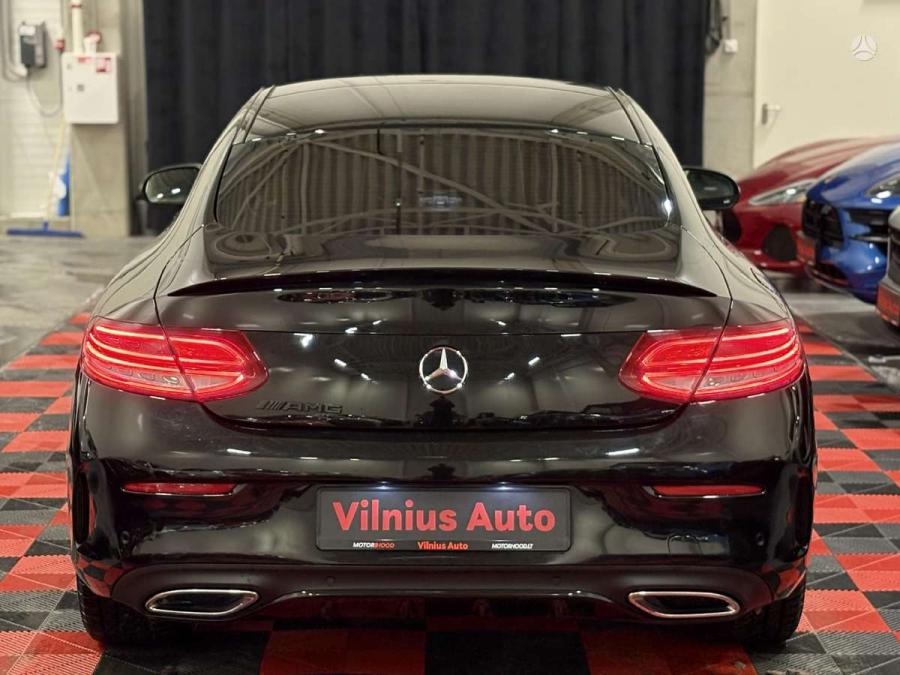 Black Mercedes-Benz C 250 2017 in Vilnius, with an engine capacity of 2.14 L and mileage of 229 thousand km for 21490 €, photo 5 on AUTOMOTO.COM.LV