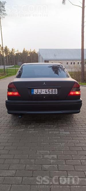 Melns Mercedes-Benz C 250 1996 Talsi, ar dzinēja tilpumu 2.50 L un nobraukumu 404 tūkst. km par 2000 €, foto 9 vietnē AUTOMOTO.COM.LV