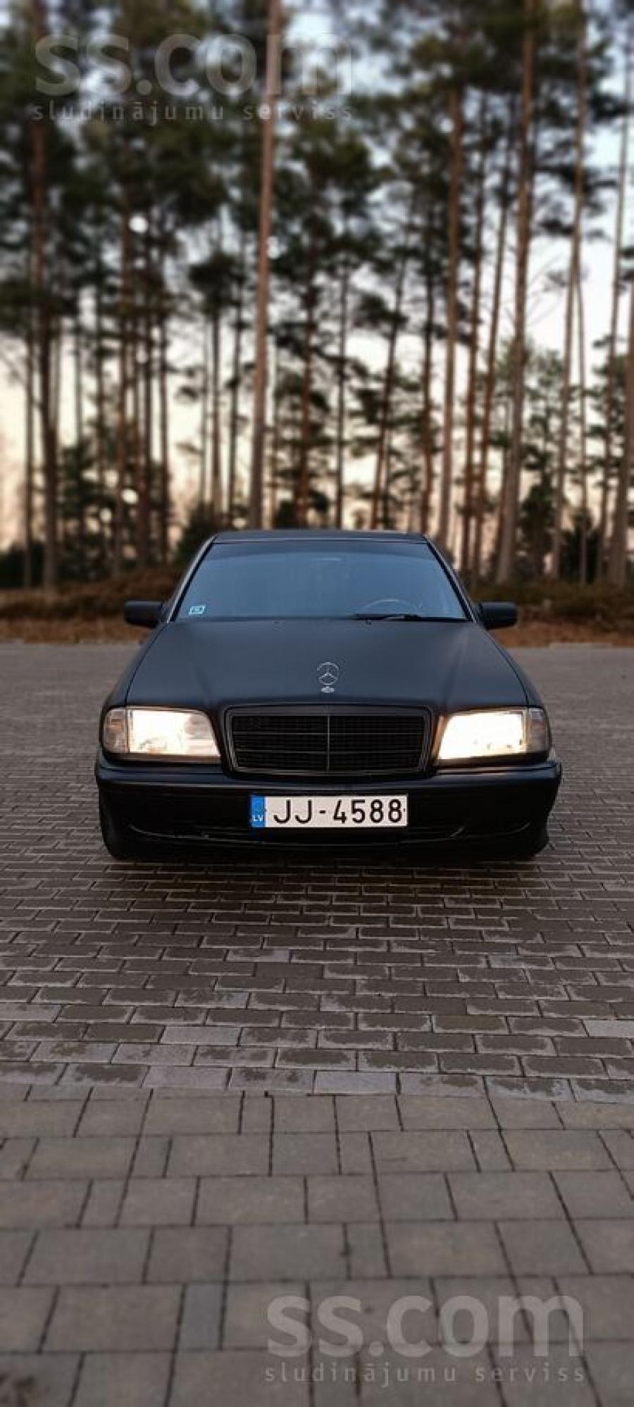 Melns Mercedes-Benz C 250 1996 Talsi, ar dzinēja tilpumu 2.50 L un nobraukumu 404 tūkst. km par 2000 €, foto 10 vietnē AUTOMOTO.COM.LV