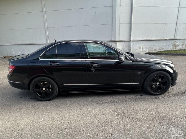 Melns Mercedes-Benz C 250 2009 Klaipėda, ar dzinēja tilpumu 2.20 L un nobraukumu 378 tūkst. km par 3900 €, foto 5 vietnē AUTOMOTO.COM.LV