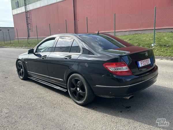 Melns Mercedes-Benz C 250 2009 Klaipėda, ar dzinēja tilpumu 2.20 L un nobraukumu 378 tūkst. km par 3900 €, foto 8 vietnē AUTOMOTO.COM.LV