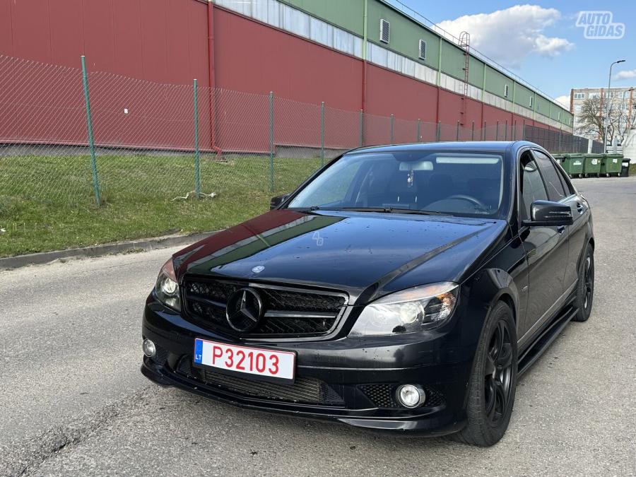 Black Mercedes-Benz C 250 2009 in Klaipeda, with an engine capacity of 2.20 L and mileage of 378 thousand km for 3850 €, photo 3 on AUTOMOTO.COM.LV