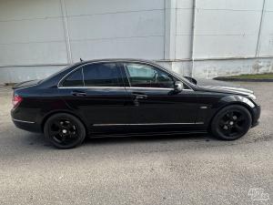 Black Mercedes-Benz C 250 2009 in Klaipeda, with an engine capacity of 2.20 L and mileage of 378 thousand km for 3850 €, photo 7 on AUTOMOTO.COM.LV