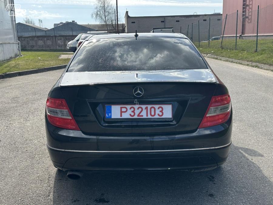 Black Mercedes-Benz C 250 2009 in Klaipeda, with an engine capacity of 2.20 L and mileage of 378 thousand km for 3850 €, photo 9 on AUTOMOTO.COM.LV